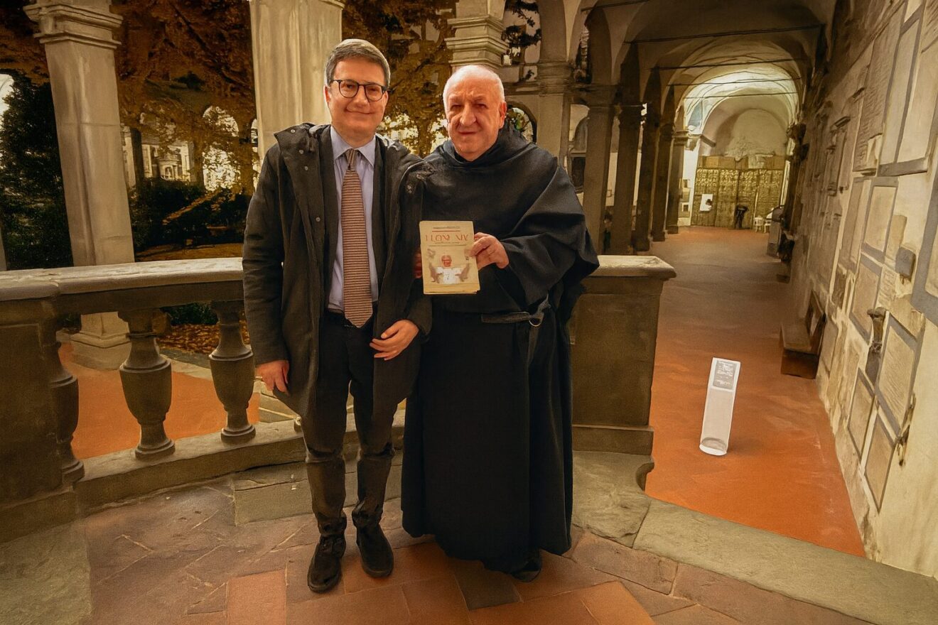 La presentazione del libro “Leone XIV. Chi dite che io sia?” con ...